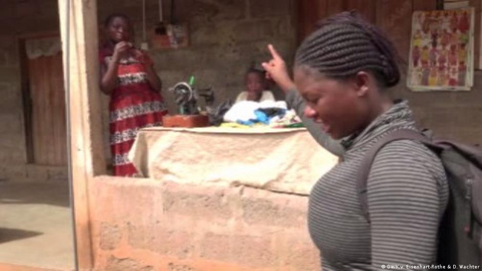 Ghana: Princess Abiwu promotes education – DW – 10/17/2016