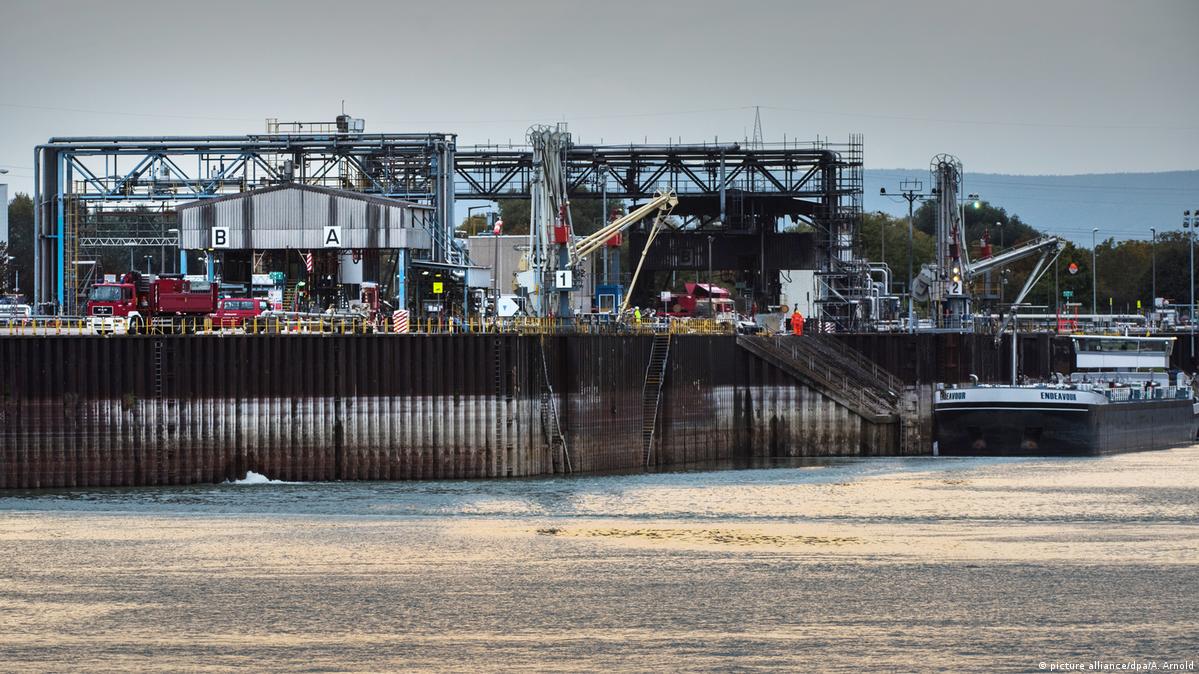 Fourth person dies after BASF plant blast – DW – 10/29/2016