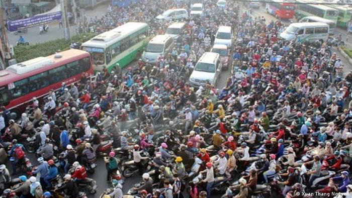 Southeast Asia struggles to tackle chaotic traffic | Asia | An in-depth ...