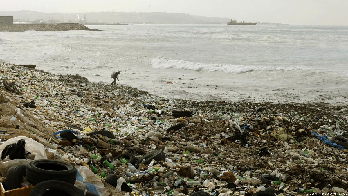 Garbage being dumped in Mediterranean – DW – 06/14/2017