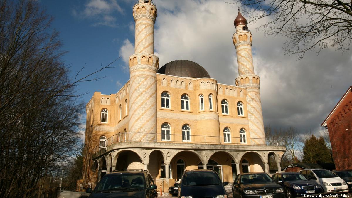 German parents may face trial over mosque field trip – DW – 10/27/2016