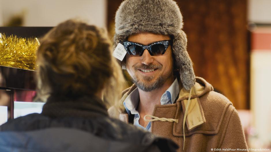 New German comedy explores the Holocaust – DW – 01/12/2017