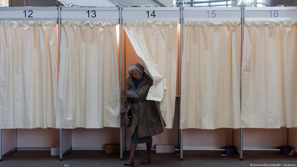 Iceland election: Incumbent president takes lead