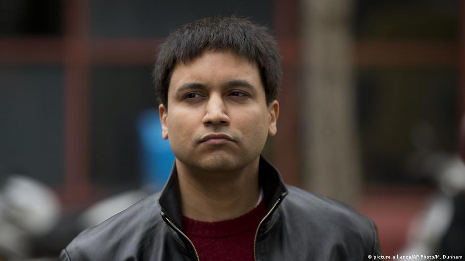 'Flash crash' trader pleads guilty in US – DW – 11/10/2016