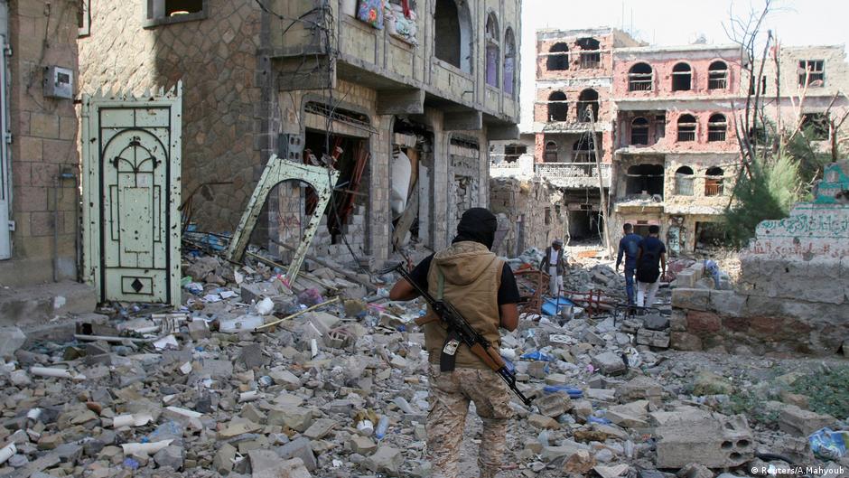 Aden blast kills several dozen soldiers – DW – 12/10/2016