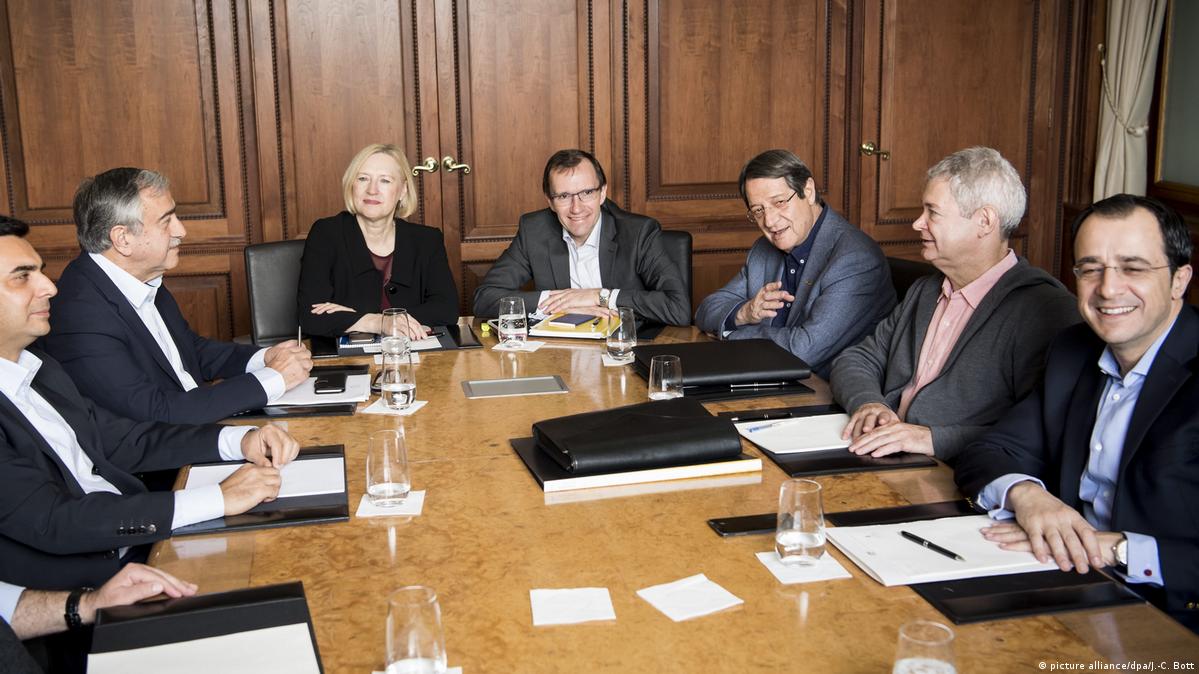 Cyprus leaders hope for breakthrough in last day of talks – DW – 11/21/2016