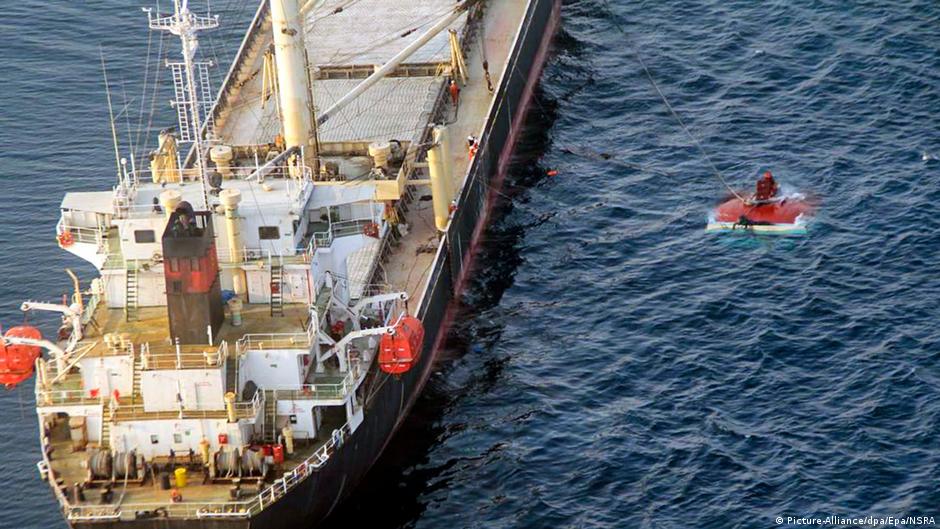 Boat crash in Java Sea kills 3 – DW – 11/21/2016