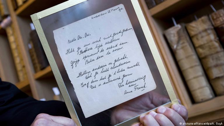 Rare Anne Frank poem sells for 140,000 euros at auction – DW – 11/23/2016