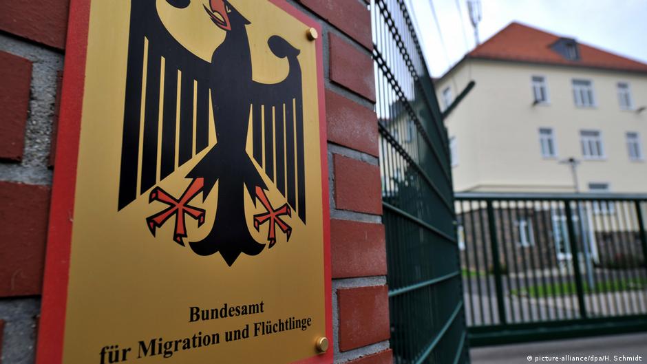 Germany asylum request process taking longer – DW – 02/23/2017