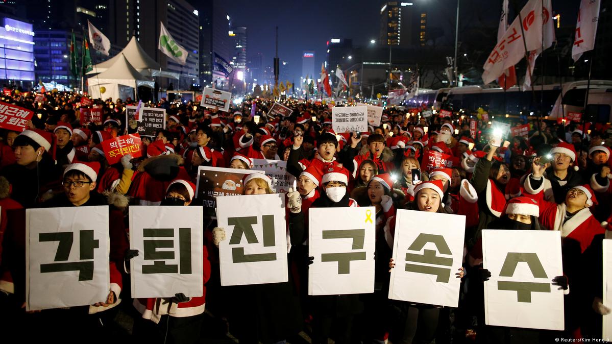 South Koreans continue protest against embattled president – DW – 12/24 ...