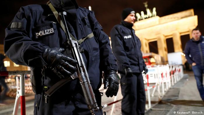 Preventing terrorism: What powers do German security forces have ...