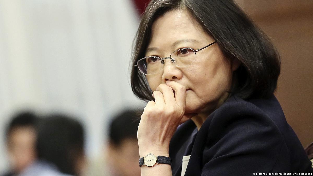 Taiwan urges China to stay 'calm and rational' – DW – 12/31/2016