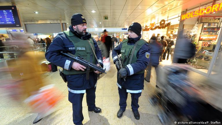 Germany wrangles over new security measures – DW – 01/09/2017