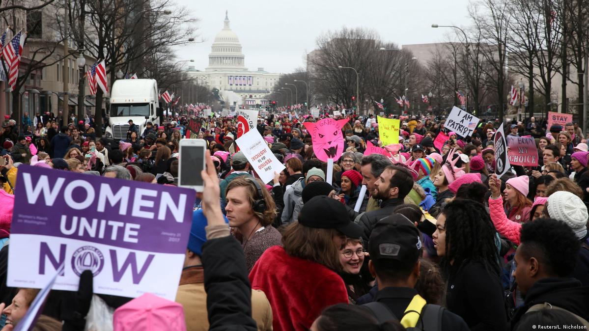Women's protest draws masses in Washington – DW – 01/21/2017