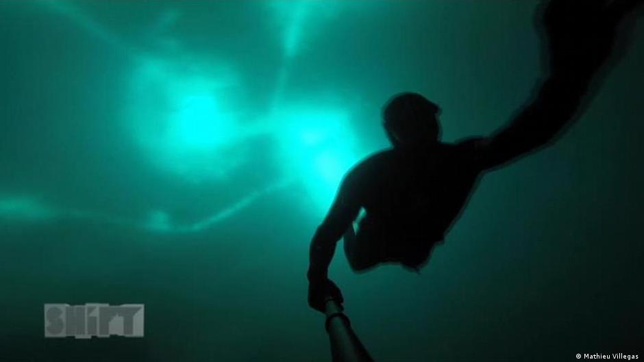 Under the Ice with GoPro – DW – 04/18/2017