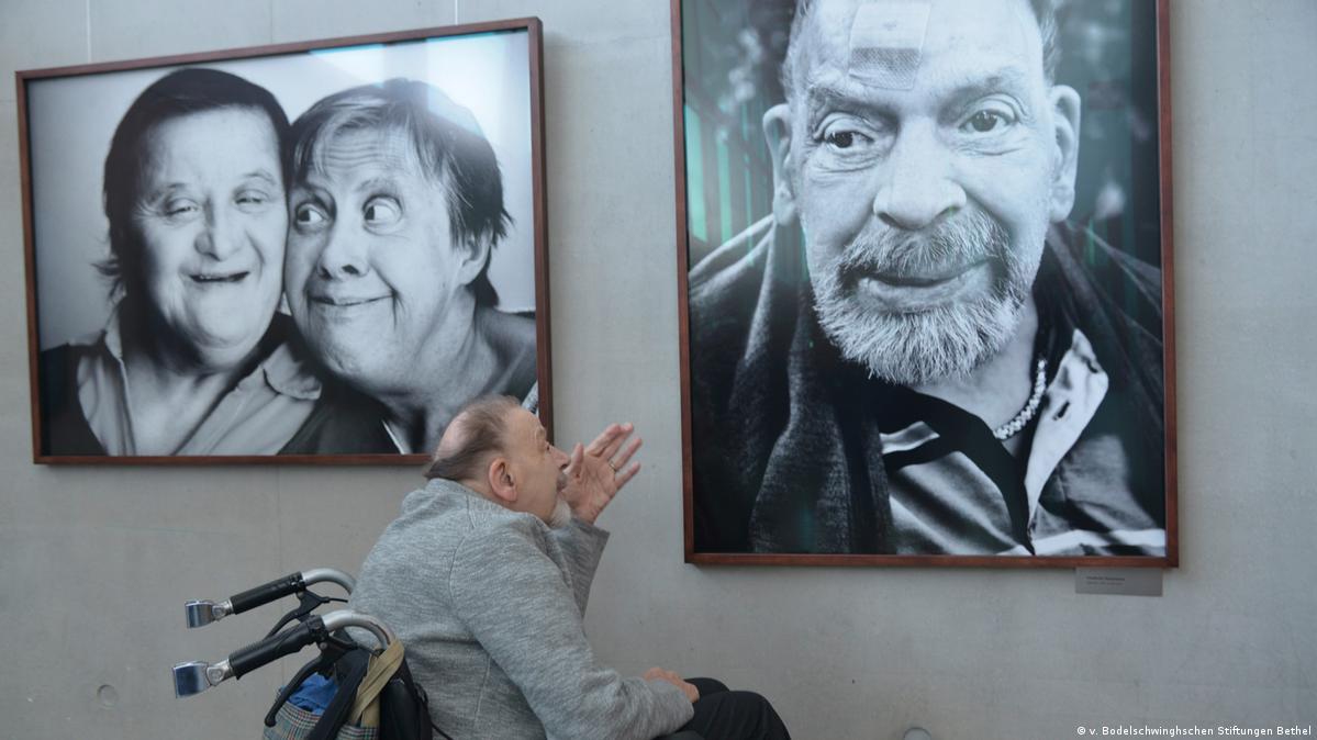 Jim Rakete's portraits of disability – DW – 01/27/2017