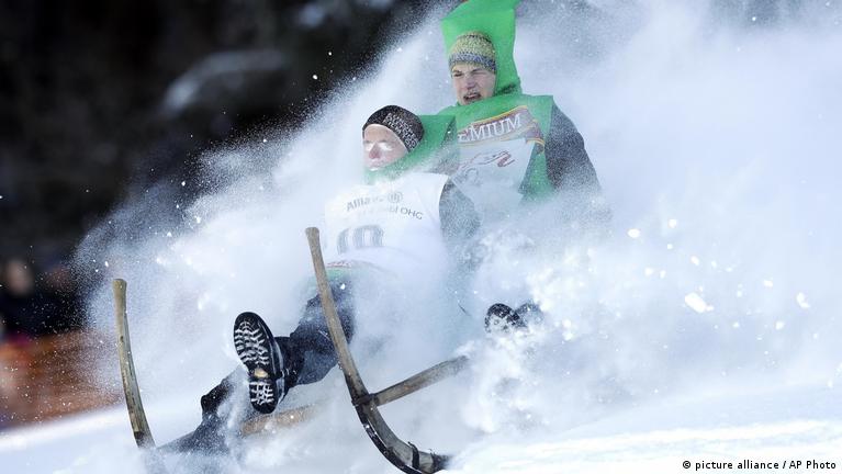 Traditional German horn sled races – DW – 01/29/2017