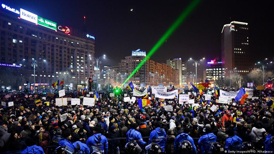 Romanian crisis deepens as court appeals mount – DW – 02/03/2017