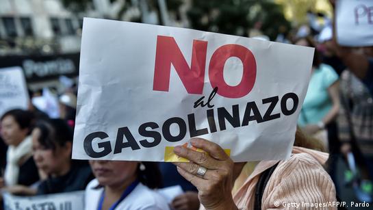 México congela dos semanas el 'gasolinazo' – DW – 04/02/2017