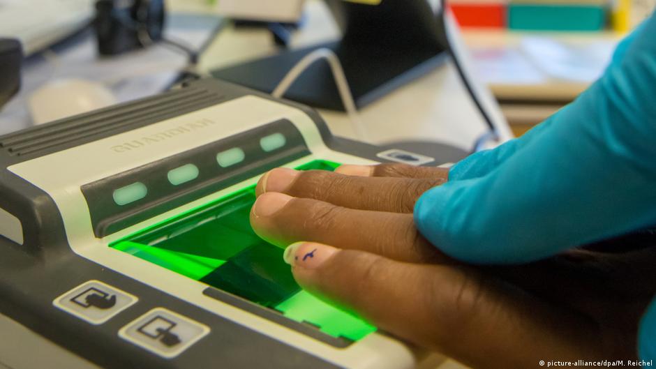 Reviewing the EU fingerprinting system – DW – 11/09/2017