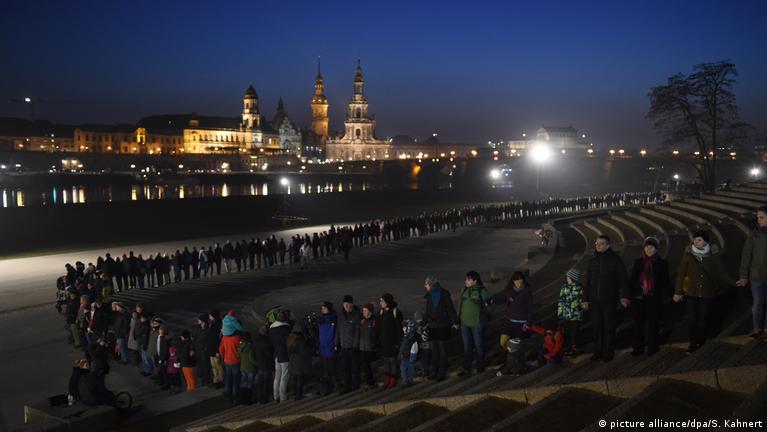 Dresden destruction remembered, 72 years on – DW – 02/13/2017