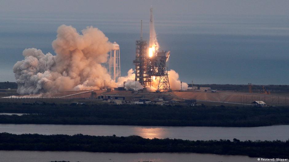 SpaceX rocket reaches orbit – DW – 02/19/2017