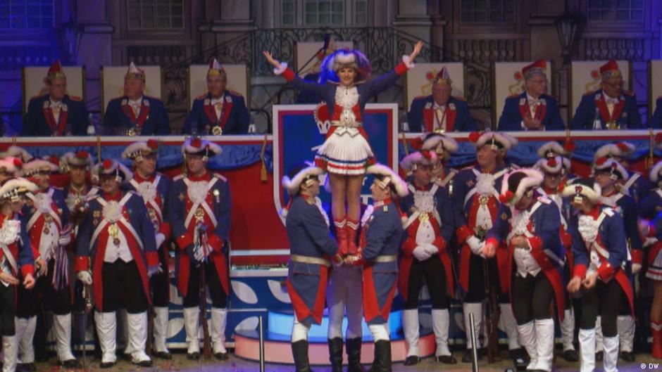 The life of a carnival dancer – DW – 02/26/2017