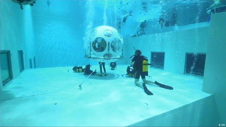 The world's first scuba-diving restaurant – DW – 08/10/2017