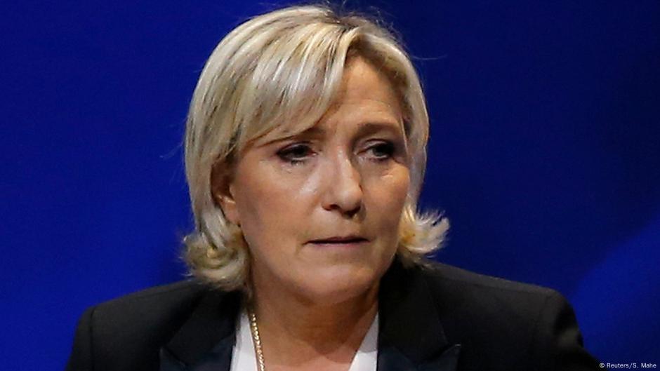 Le Pen Loses Immunity Over Is Tweets Dw 03022017
