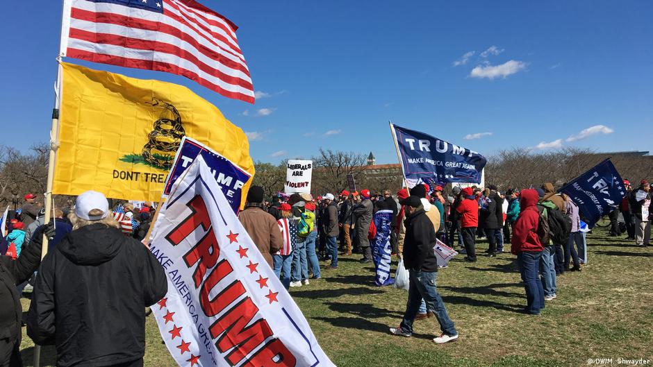 Low turnout as loyalists rally for Trump – DW – 03/04/2017