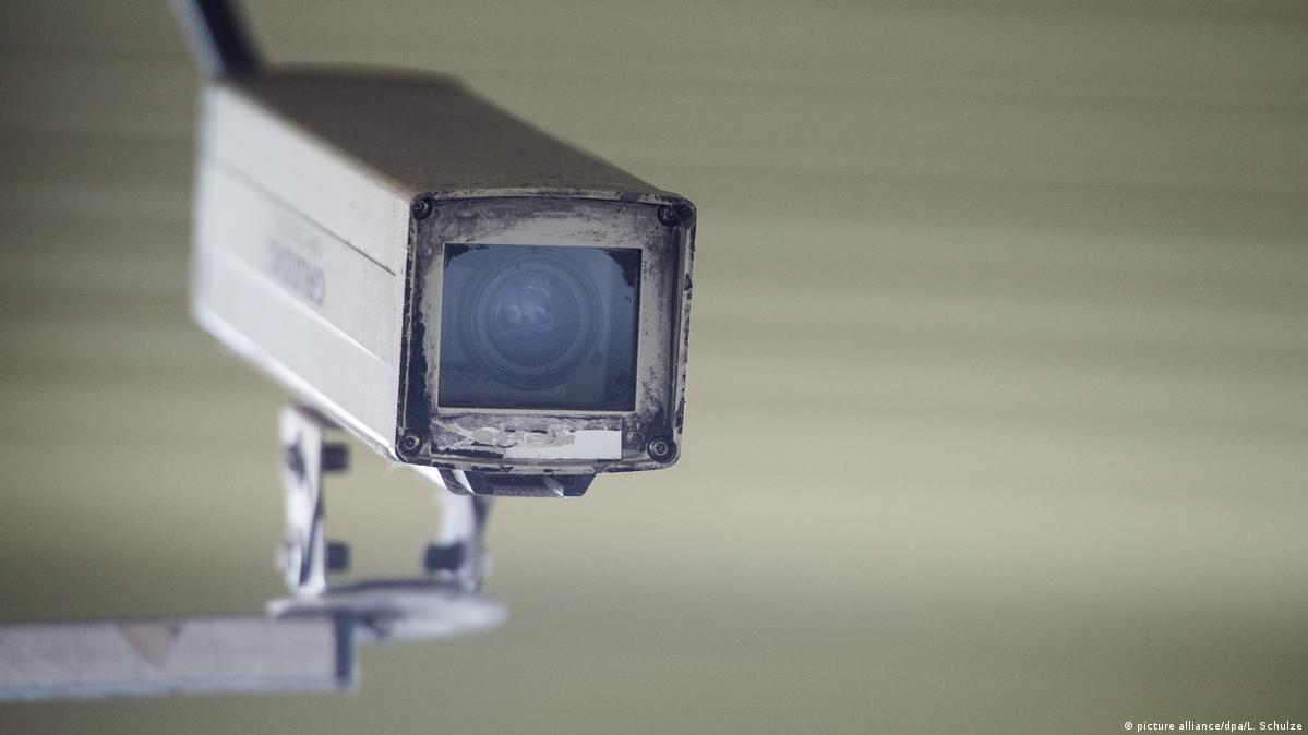 Watched! Surveillance, Art & Photography – DW – 05/02/2017