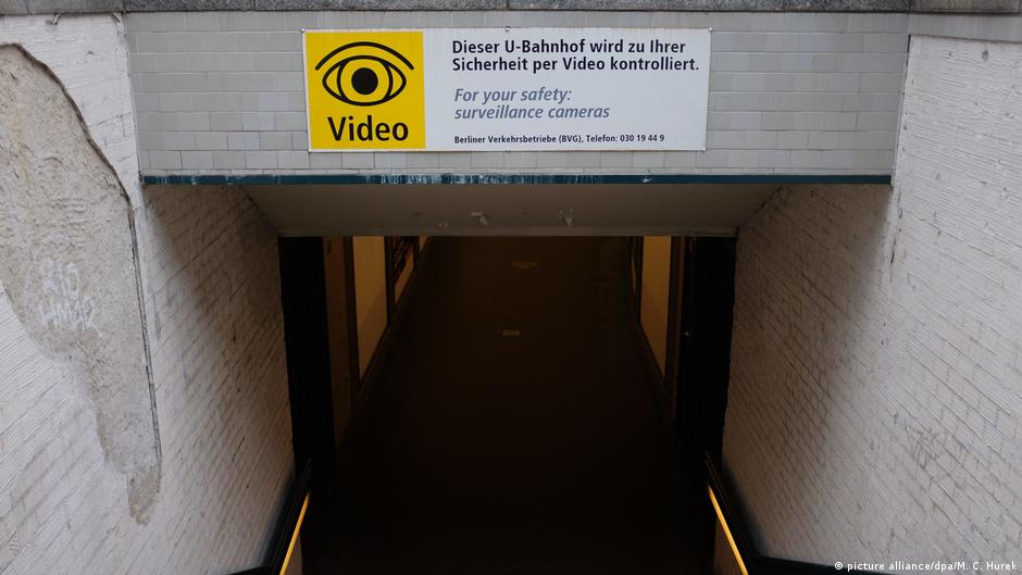 German Bundestag widens video surveillance – DW – 03/10/2017