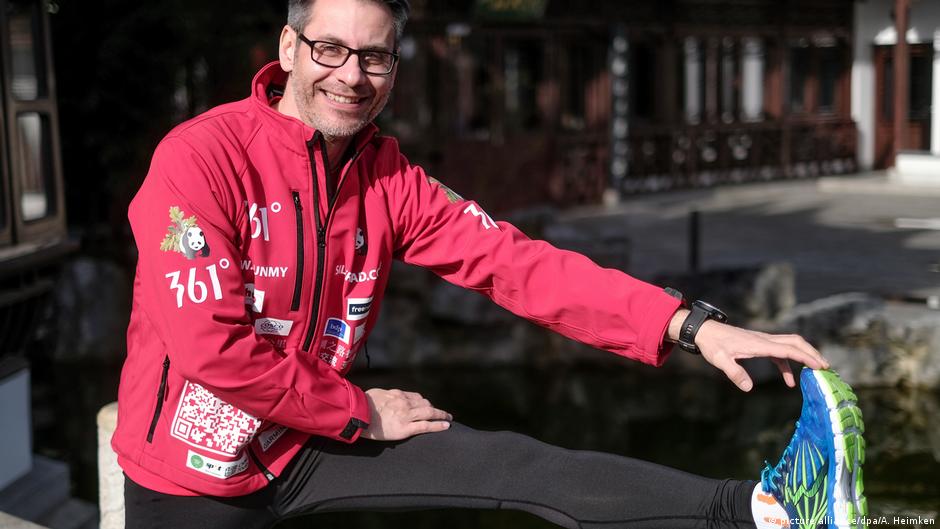 German man starts running all the way to China – DW – 03/12/2017
