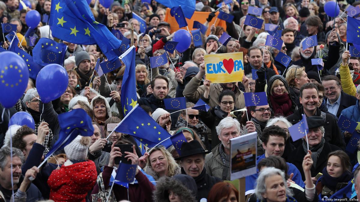 Encuesta: mayoría de europeos apoyan permanencia en la UE – DW – 24/03/2017