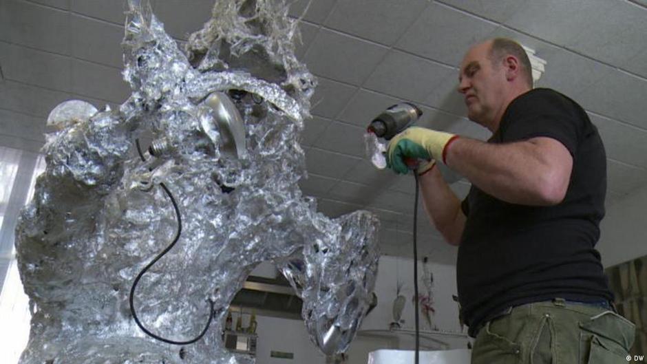 Sculpture made from melted CDs – DW – 03/22/2017