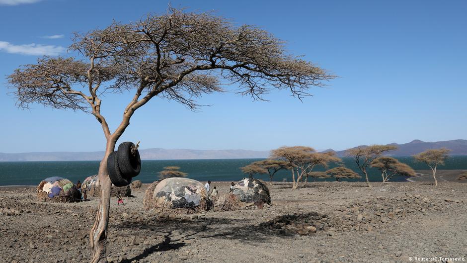 Kenya drought: Different forms of aid provide relief – DW – 10/04/2017