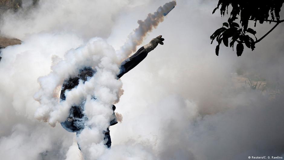 Chaotic scenes in Venezuela – DW – 04/20/2017