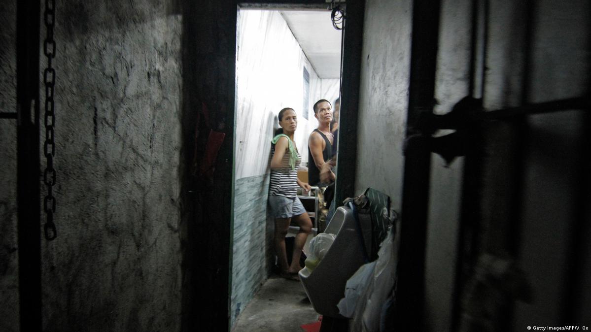 Inmates found in 'secret cell' in Philippine police station – DW – 04 ...