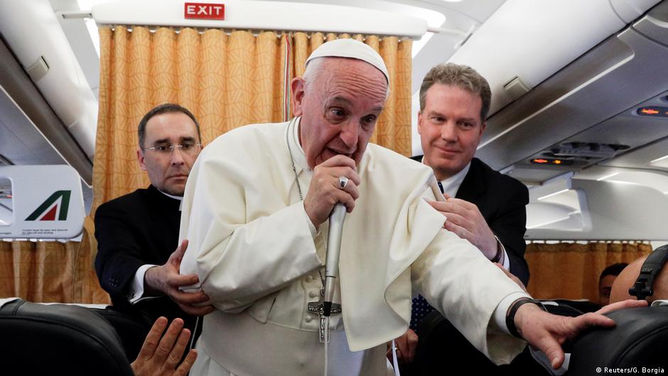 Pope calls for North Korea negotiations – DW – 04/30/2017