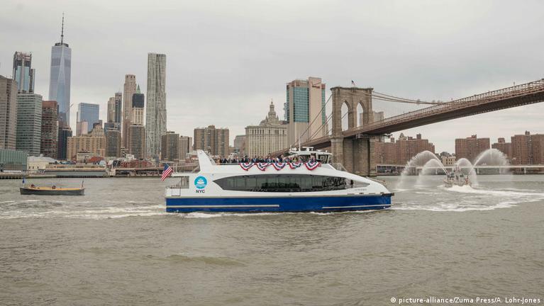 New York gets a new ferry system – DW – 05/02/2017