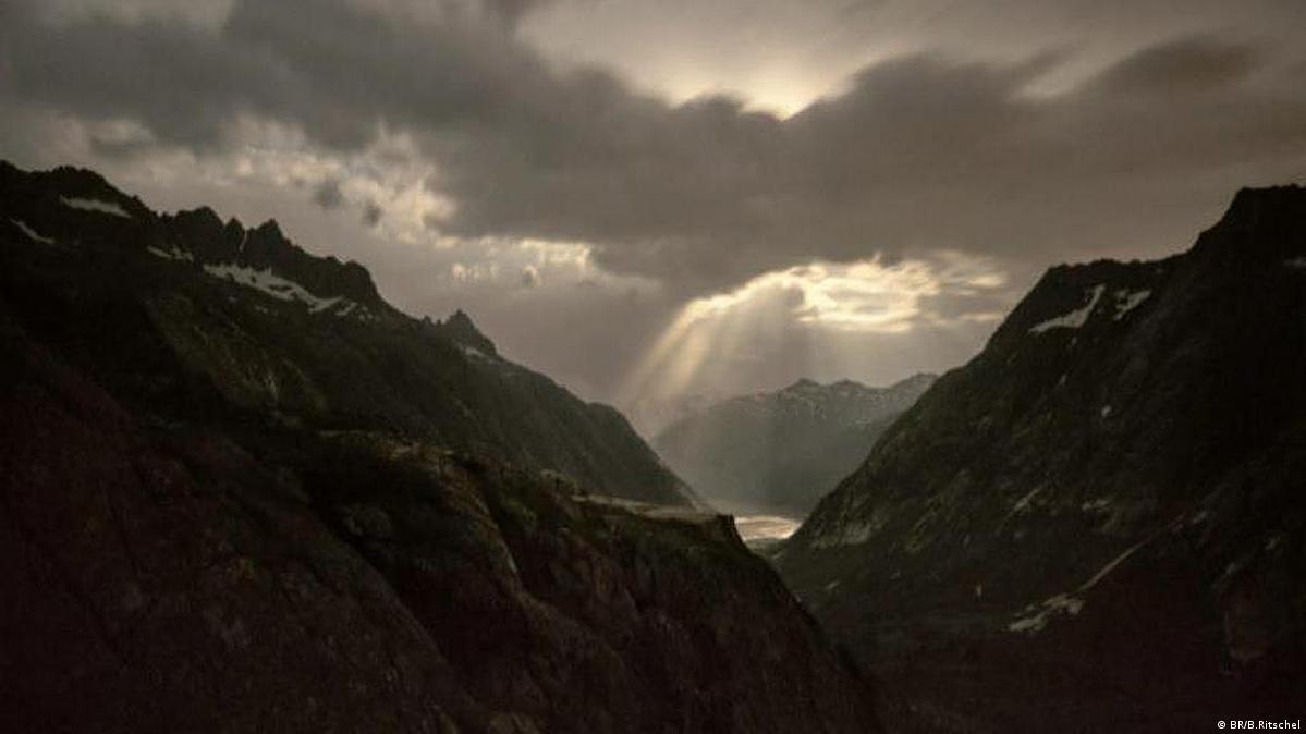 Photo book: The shadowy side of mountains