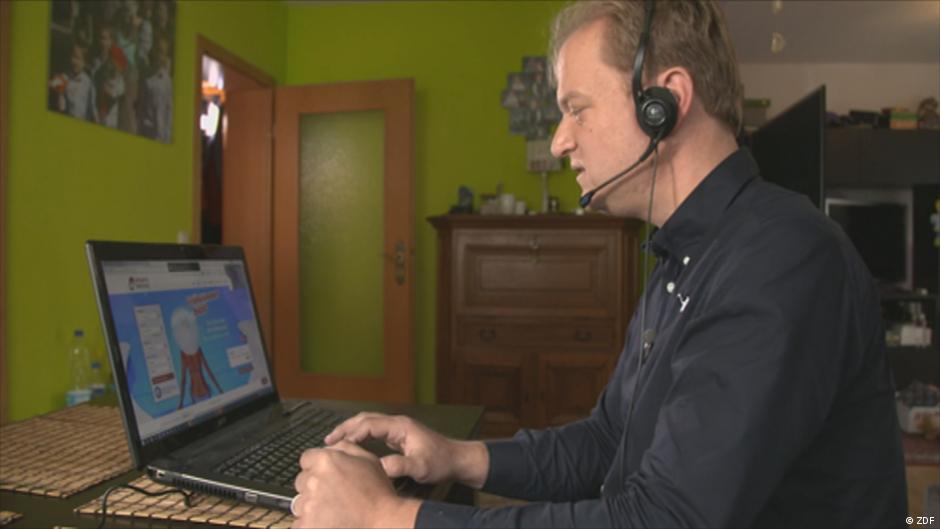 Crowd-working: Opportunities and risks – DW – 05/16/2017