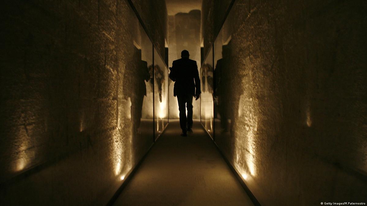 Fighting the mafia with anti-terror tactics? – DW – 07/12/2017