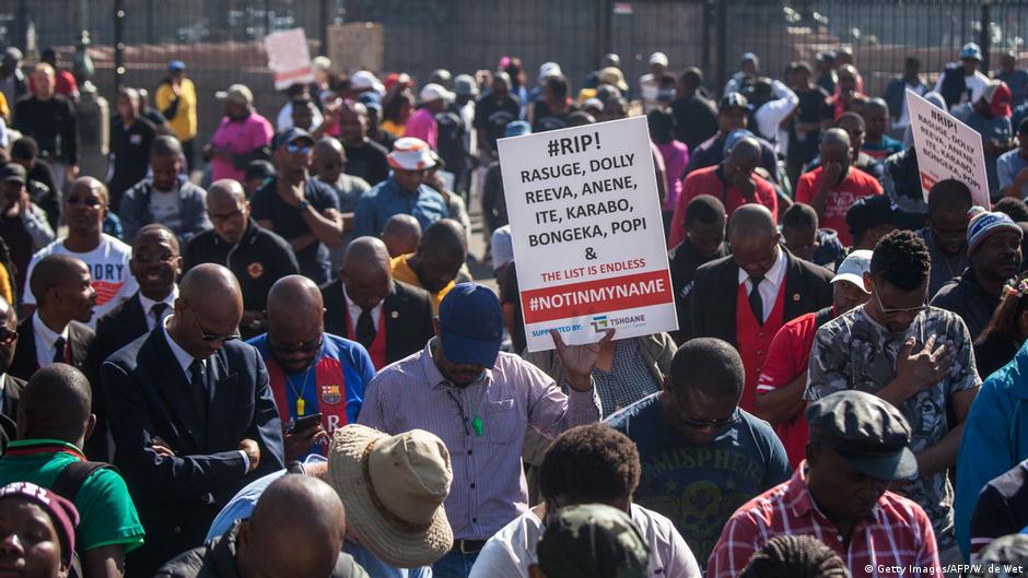 S. African rally protests violence against women – DW – 05/21/2017