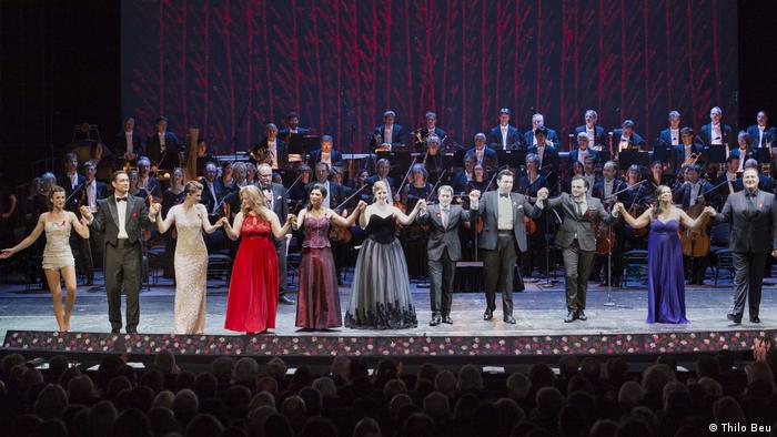 Bonn opera gala: Singing for a good cause | DW Learn German