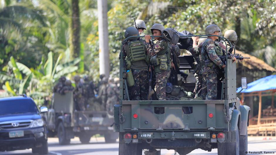Islamists raid Filipino church, kill policeman