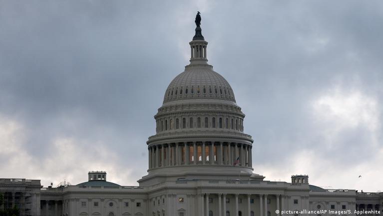 A look back at must-see-TV congressional hearings – DW – 06/08/2017