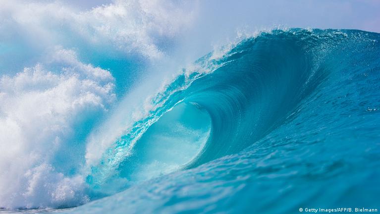 The most dangerous surfing spots – DW – 07/02/2017