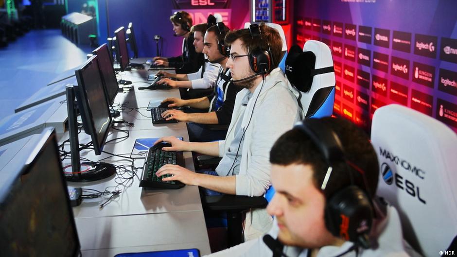 Pro eGaming: serious business – DW – 08/24/2017