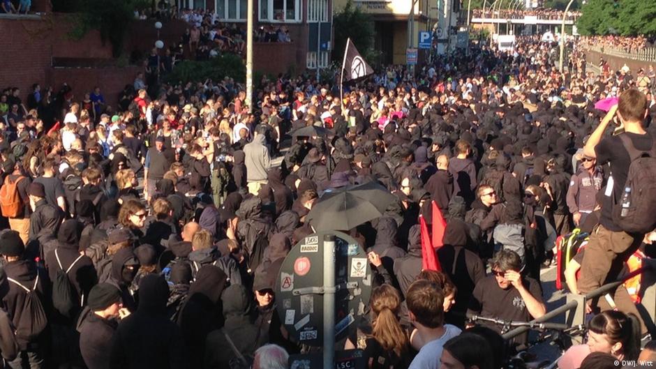 Clashes at Hamburg G20 protests - live updates +++ – DW – 07/06/2017